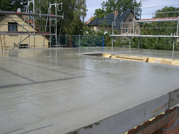 Bautagebuch: Der Beton wurde geliefert und vergossen - Baubetreuung in ...