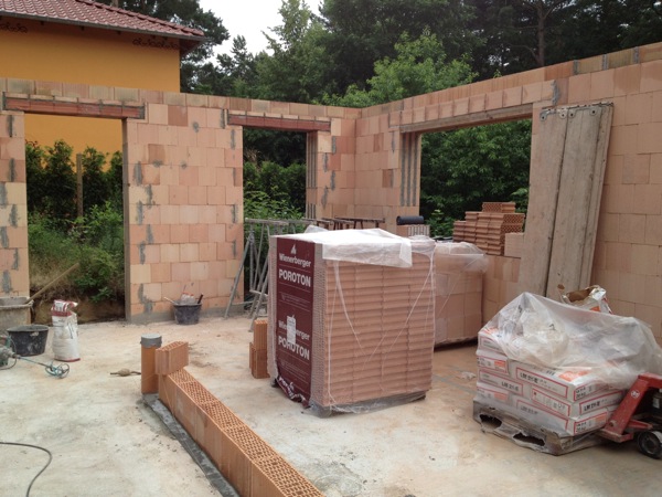 Bautagebuch: Das Erdgeschoß wird gefertigt. - Baubetreuung in Berlin ...